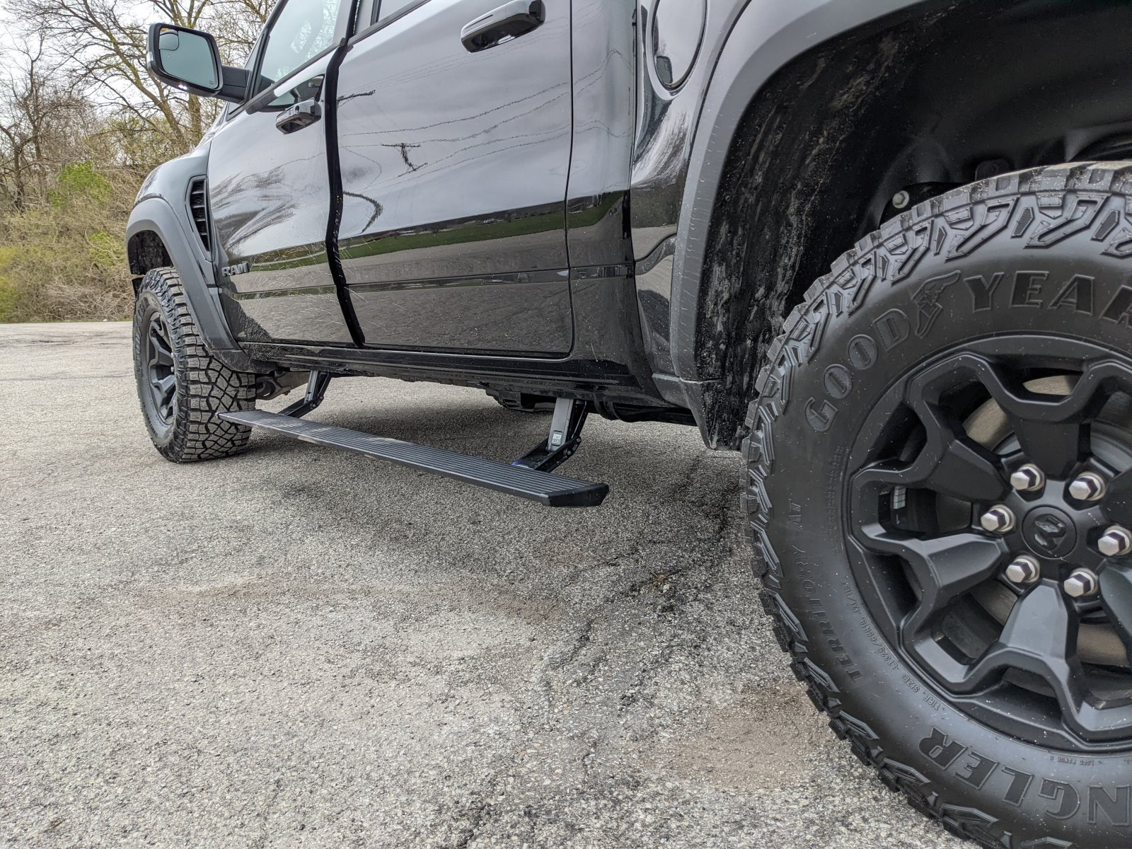 Nerf Bars / Running Boards