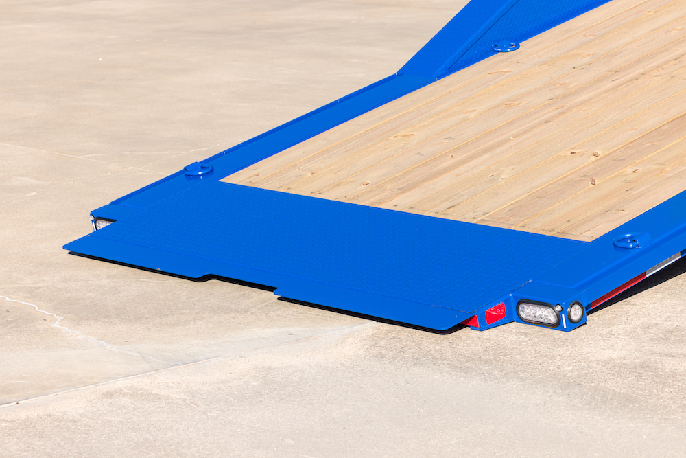 T8X Power Tilt Trailer | Powered Gooseneck Tilt | MAXX-D Trailers