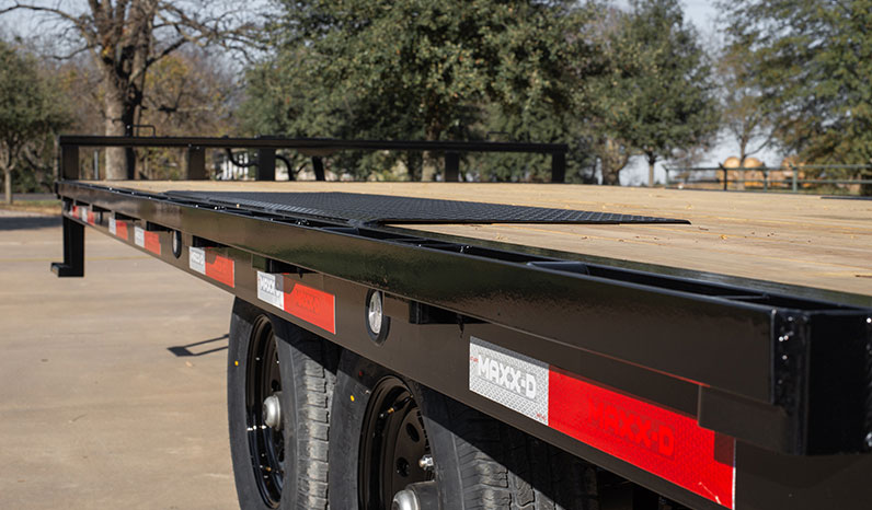 DOX Medium Duty 14K Deck Over Trailer | MAXX-D Trailers