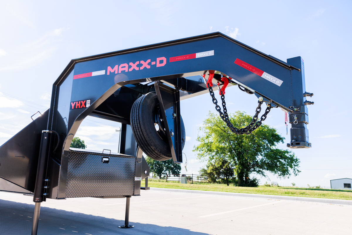 YHX 40K Hydraulic Dovetail Flatbed Gooseneck Trailer | MAXX-D Trailers