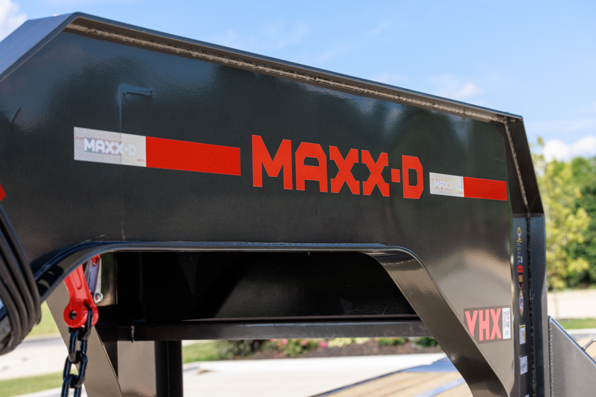 YHX 40K Hydraulic Dovetail Flatbed Gooseneck Trailer | MAXX-D Trailers