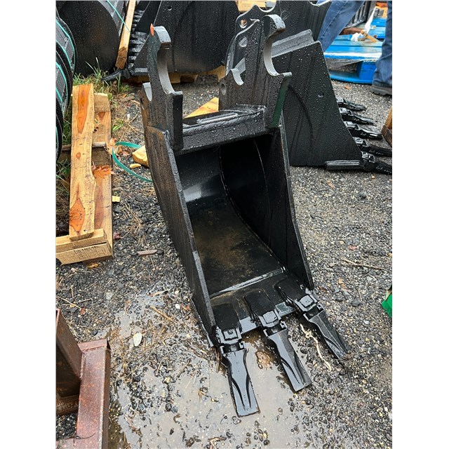 12" BUCKET - replaces Kubota K7872 : Ahearn Equipment