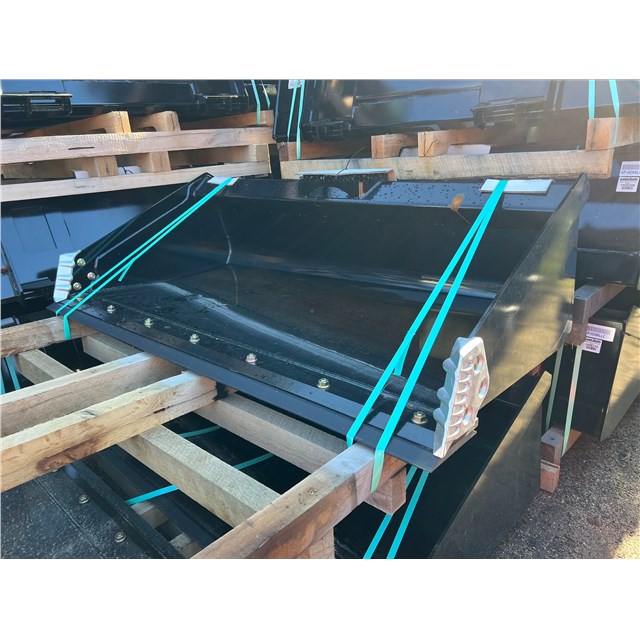 68 INCH HD LOW PROFILE LONG FLOOR BUCKET : Ahearn Equipment