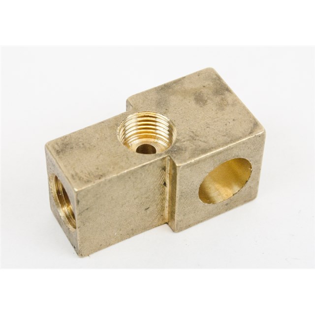 BR-219 Rear axle tee fitting : DCM Classics