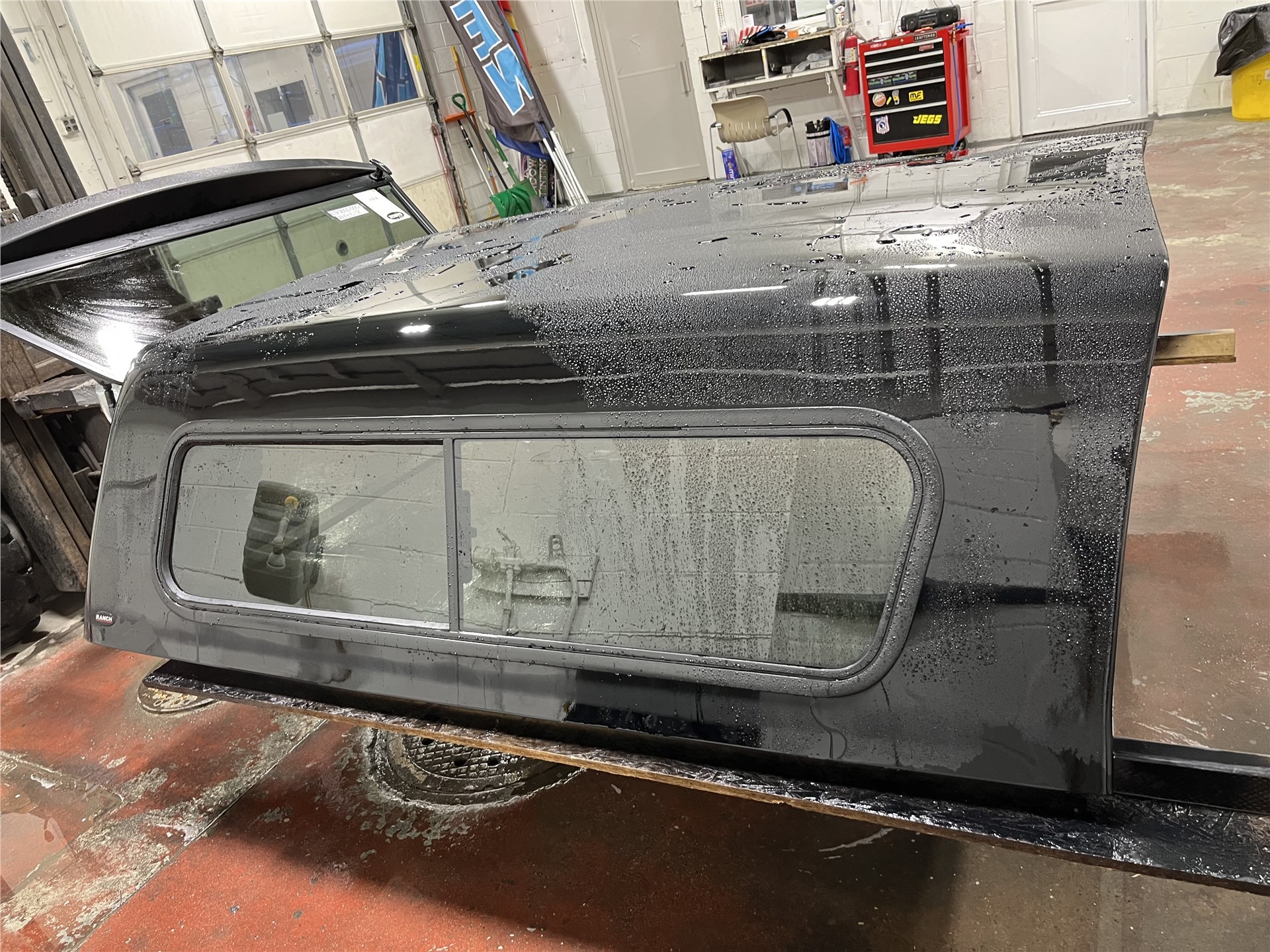 New Truck Caps at Nitro Truck and Auto Accessories